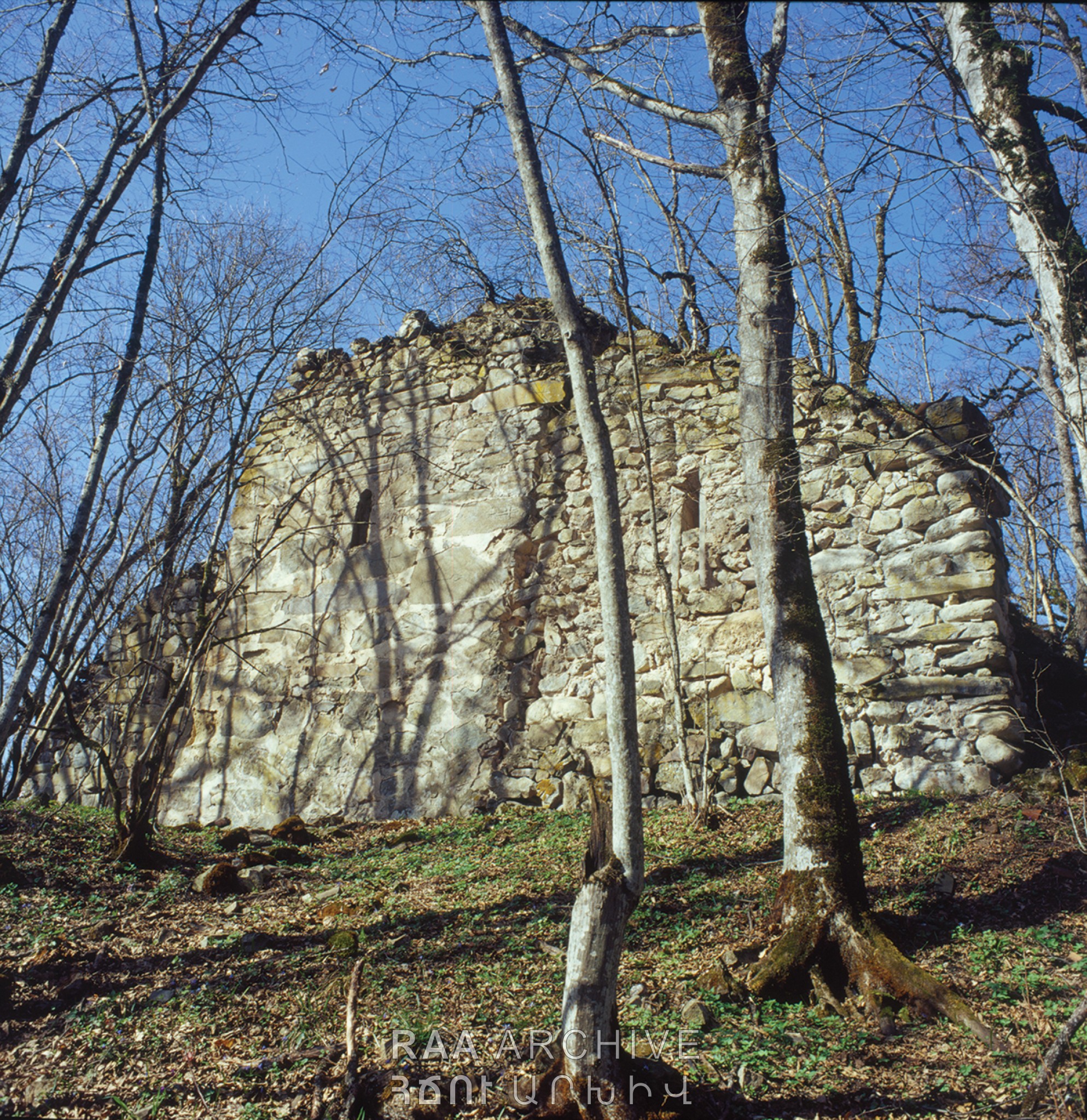 Koshik Anapat Monastery :: ARTSAKH HISTORICAL MONUMENTS